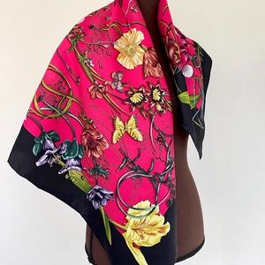 Gucci | Accessories | New Gucci Infinity Floral Print Pink Black Border ...